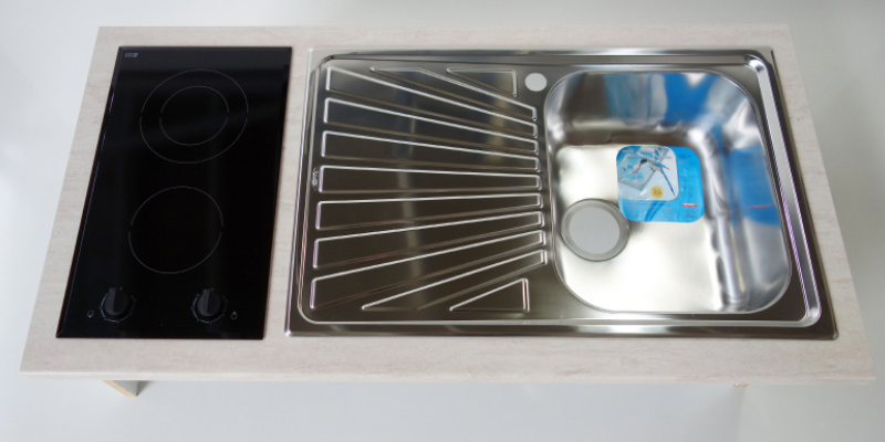 ASSEMBLY 3 - CUPBOARD PARTITIONS AND BACK RAILS - Mini Kitchen