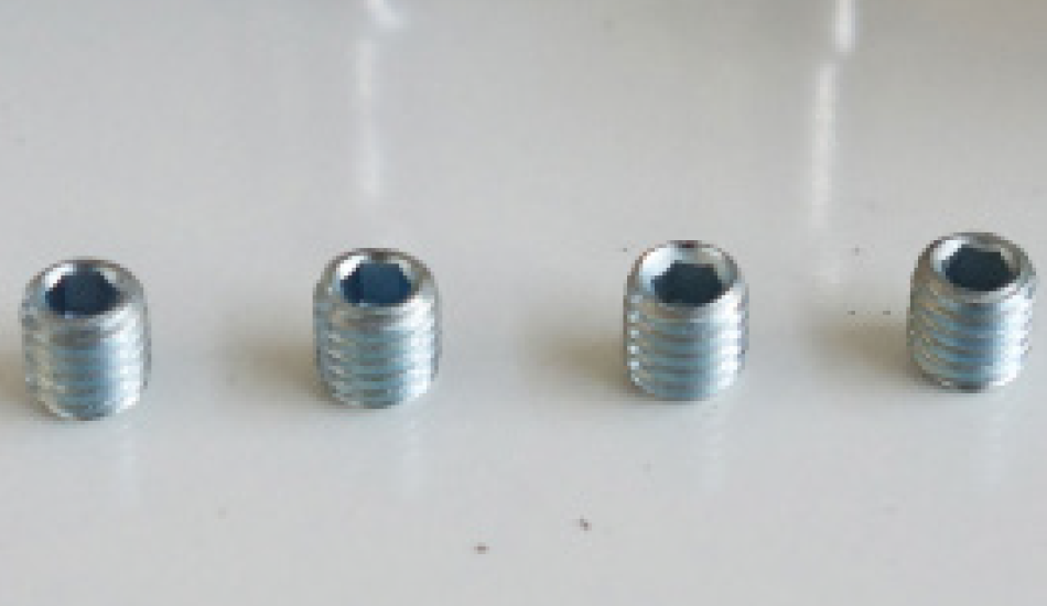 ASSEMBLY 15 - FITTING THE UTENSIL RAIL - Mini Kitchen