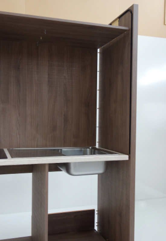 ASSEMBLY 9 - ADDING THE MIDDLE VERTICAL PANEL - Mini Kitchen