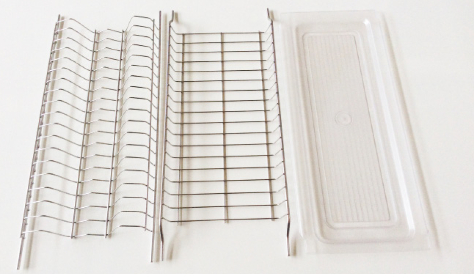 ASSEMBLY 15 - FITTING THE PLATE RACKS - Mini Kitchen