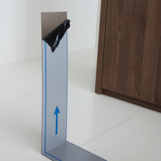 ASSEMBLY 16 - FITTING THE STAINLESS STEEL SPLASH BACK - Mini Kitchen